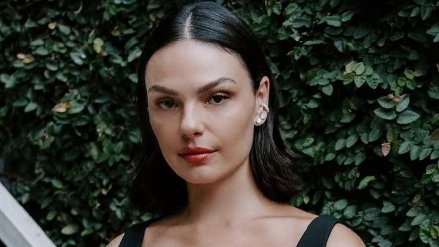 Polícia prende homem que perseguia Isis Valverde há 20 anos