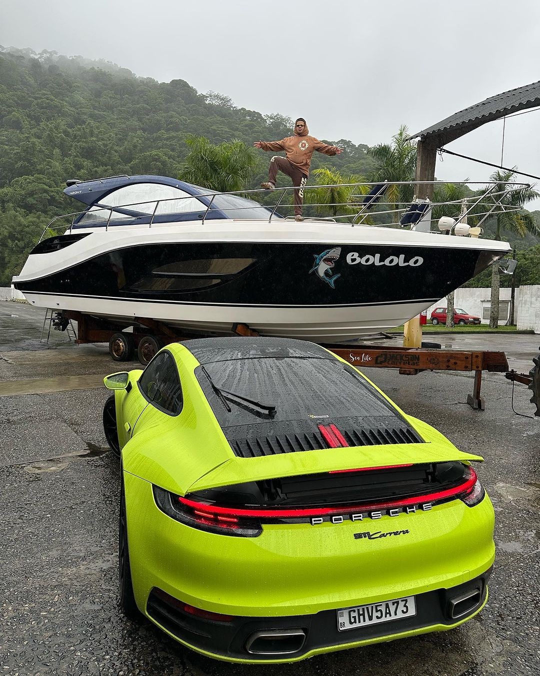 Carrões de luxo e 'dono da casa cara do condomínio': a fortuna de MC Ryan SP, que diz ter ...