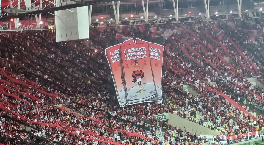 Torcida do Flamengo faz homenagem a Ziraldo em mosaico no Maracanã