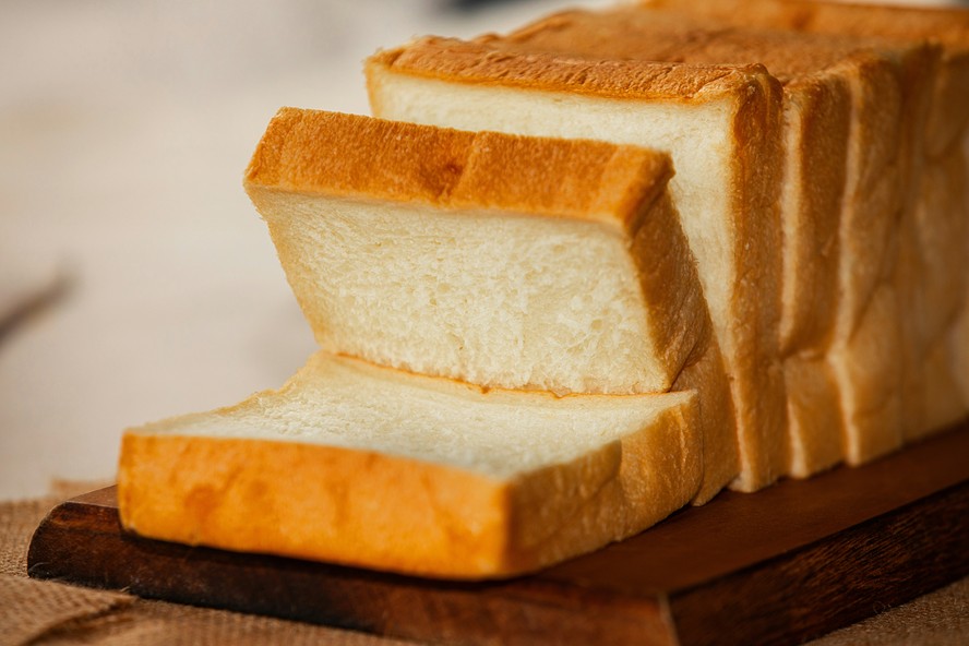 Pode comer o pão depois da validade vencida se ele estiver na geladeira ...