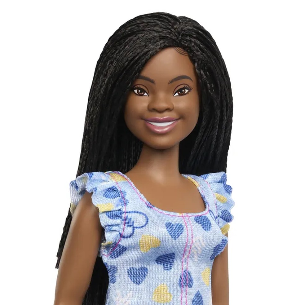 Mattel lança primeira Barbie deficiente visual, e a nova Barbie com ...