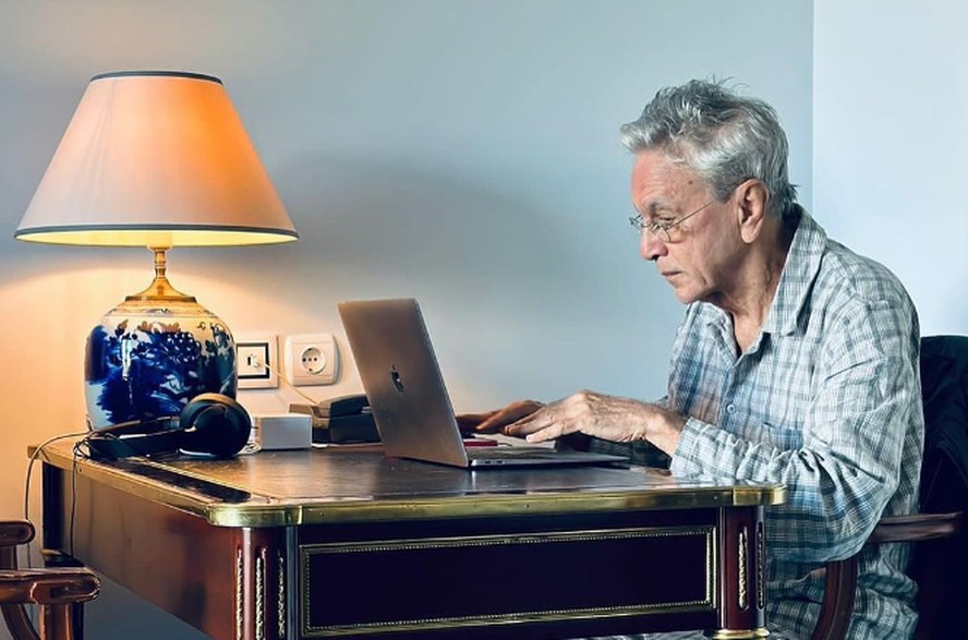 Enem 2024: Caetano, Rita Lee, Racionais e enredo da Mangueira são tema de questões da prova