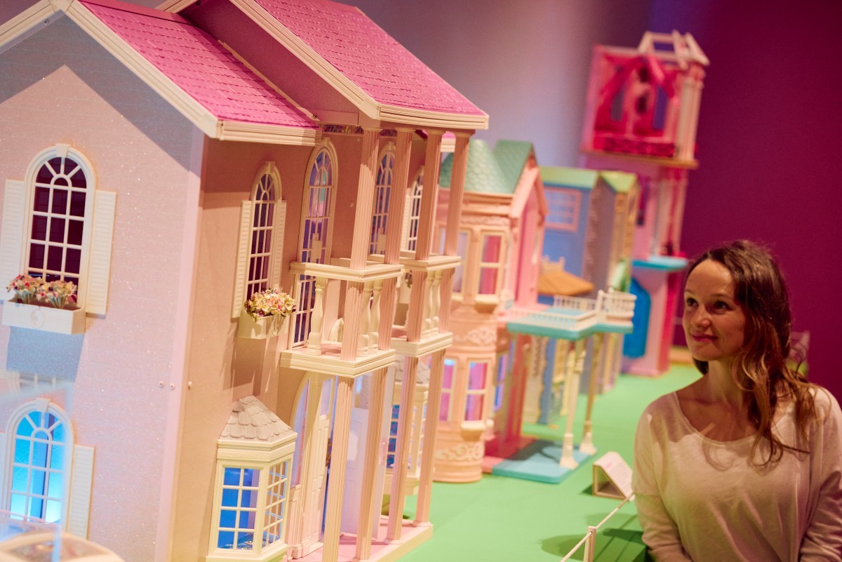Exposição em Londres celebra os 65 anos da Barbie