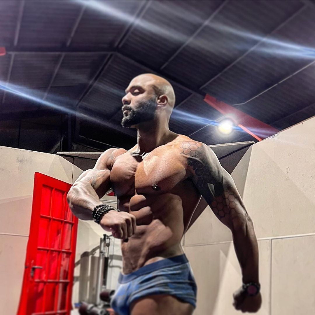 Personal trainer brasileiro morre após contrair catapora no Chile