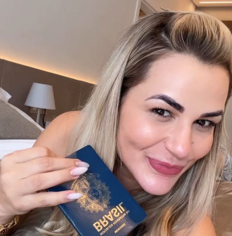 Após ser alvo da polícia, Deolane comemora retorno do passaporte ...