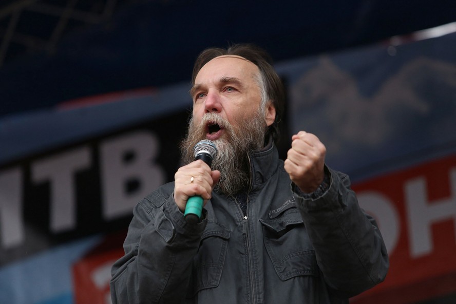 Considerado 'guru' do Kremlin, Dugin já esteve no Brasil e tem ...