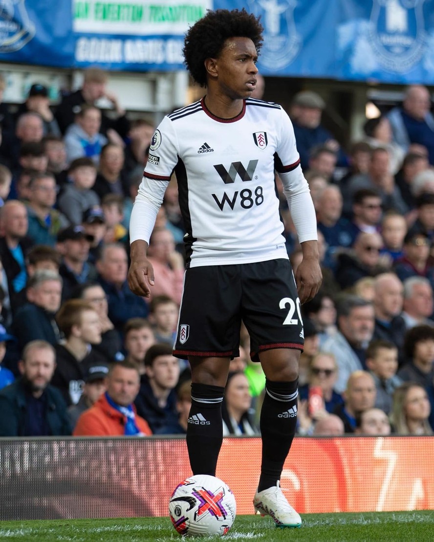 Willian não se reapresenta aos treinos do Fulham e reforça rumores de saída