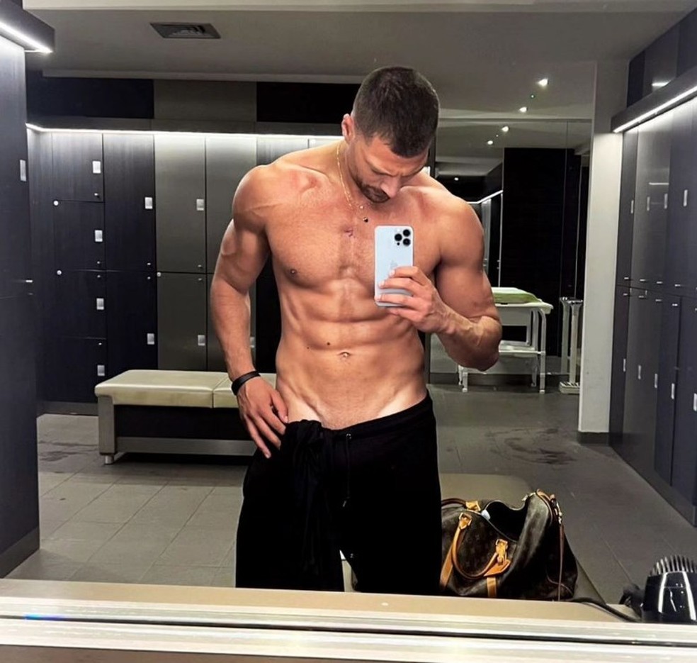 'Maratona de pegação': dates de Anitta incluem Neymar, Medina, Scooby ...