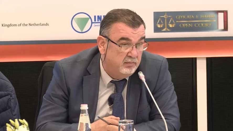 Juiz é morto a tiros por réu durante julgamento na Albânia