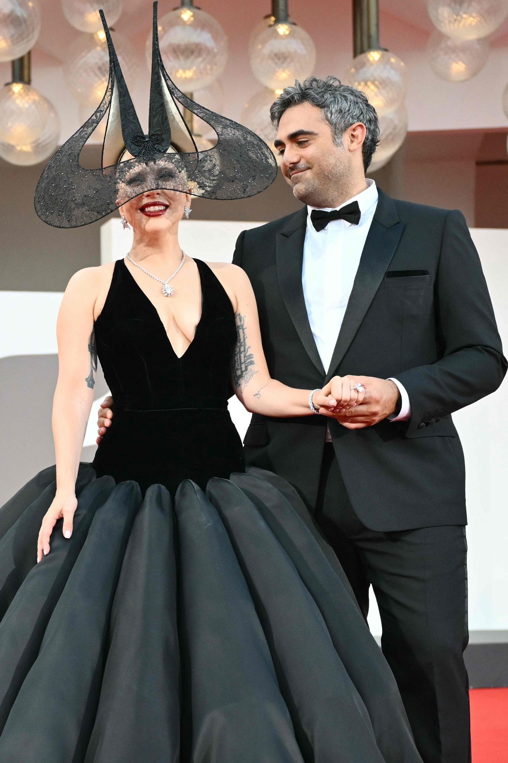 Noivo de Lady Gaga, Michael Polansky acompanha a cantora em shows e já ...