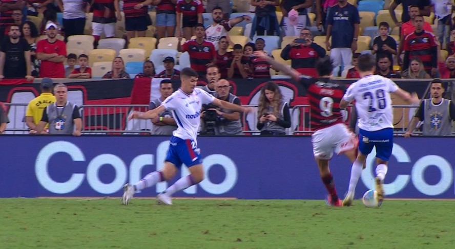 CBF divulga áudio do VAR em pênalti marcado para o Flamengo: 'A coxa do ...