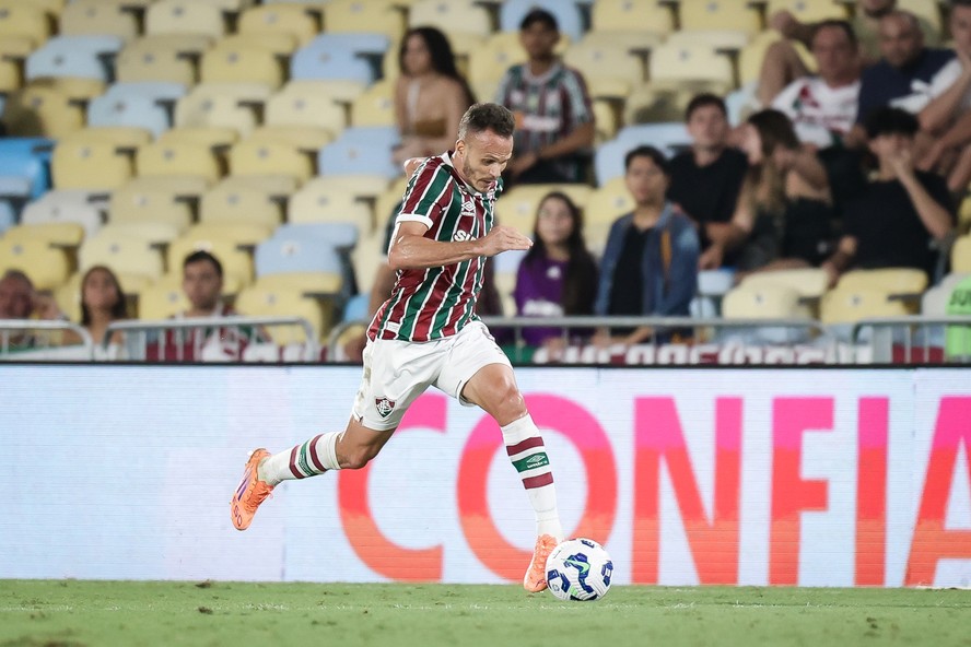 Em jogo atrasado, Fluminense vence Ceará com gol de falta de Renê e ...