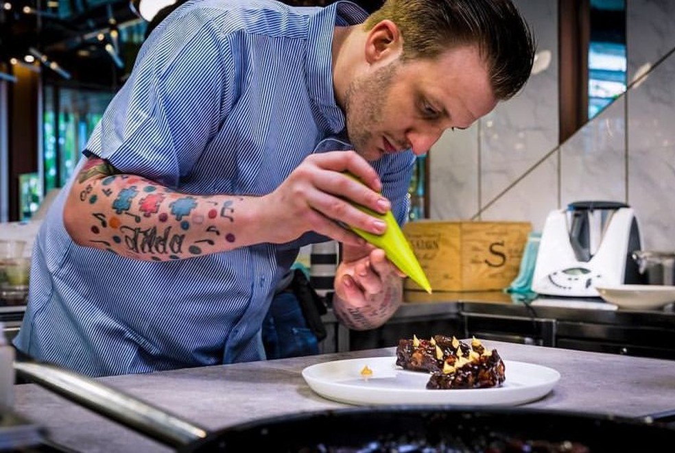 Árvore de R$ 54 milhões, ceia de R$ 775 mil e apartamento de presente ...