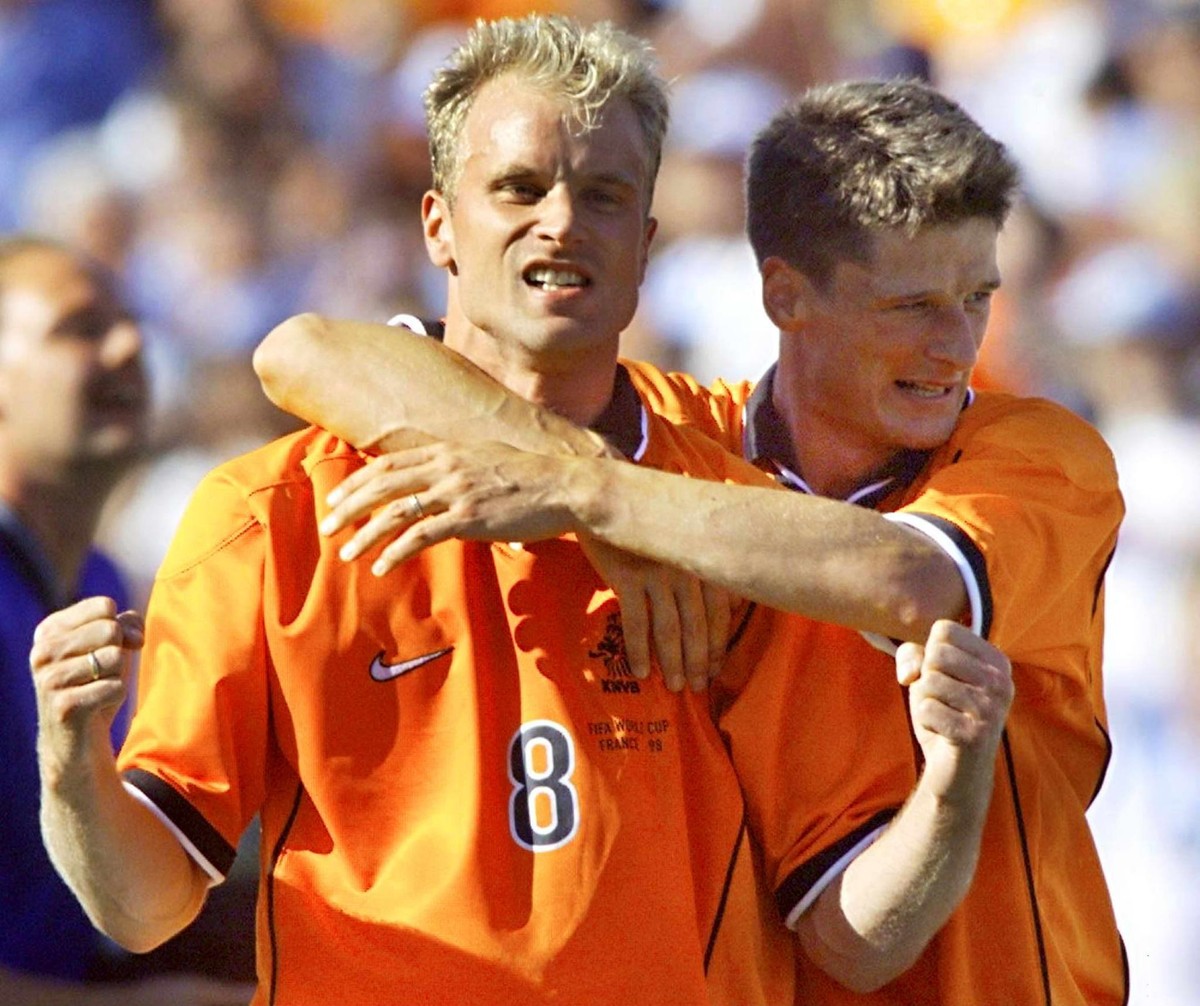Quem foi Dennis Bergkamp, craque holandês e carrasco da Argentina na ...