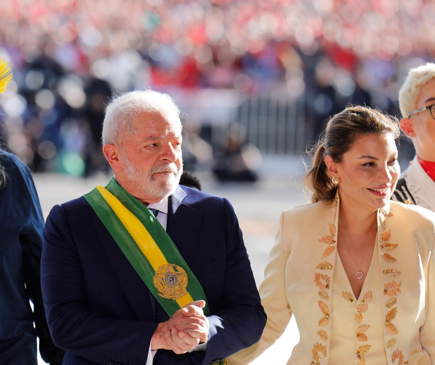 Aprovada por 41% em pesquisa, Janja pode ser candidata? Entenda
