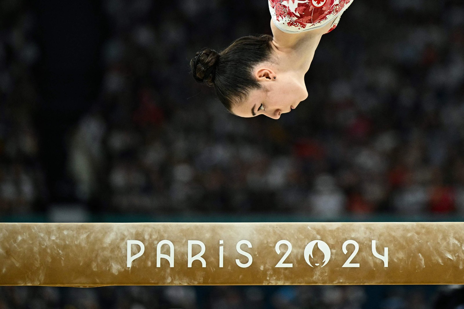 Paris-2024: Giba põe sua medalha de ouro em Gabi, destaque da seleção ...