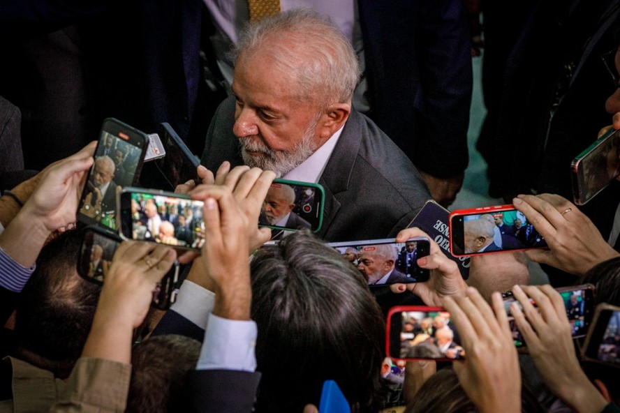 Lula cresce nas pesquisas, mas ainda patina nas redes sociais e perde ...