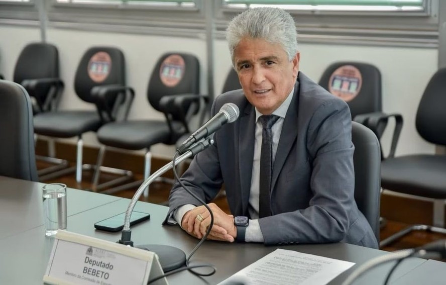 Mulher de Bebeto assumiu cargo na Prefeitura do Rio logo após a saída ...