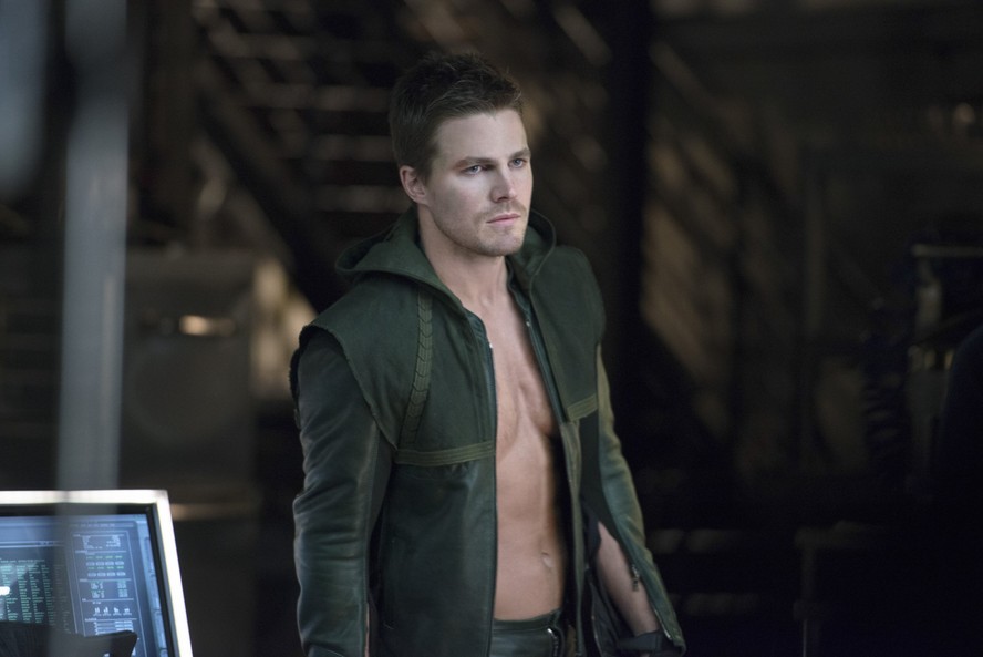 Nova versão de 'Baywatch' anuncia Stephen Amell como protagonista