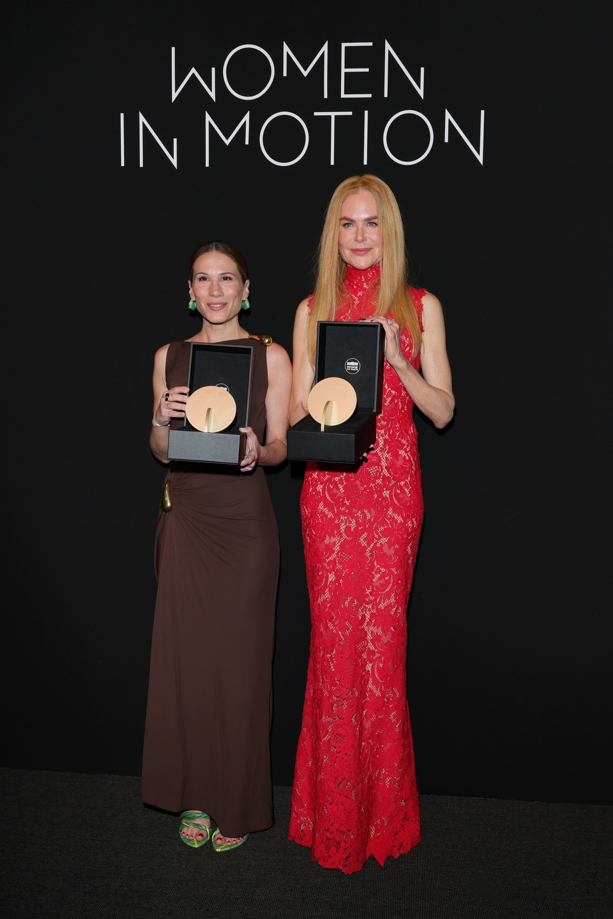 Em Cannes, Marianna Brennand, diretora de 'Manas', é premiada ao lado ...