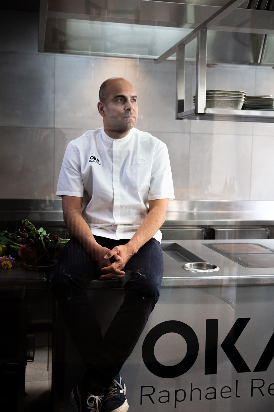 Chef do único restaurante de cozinha brasileira em Paris com uma ...