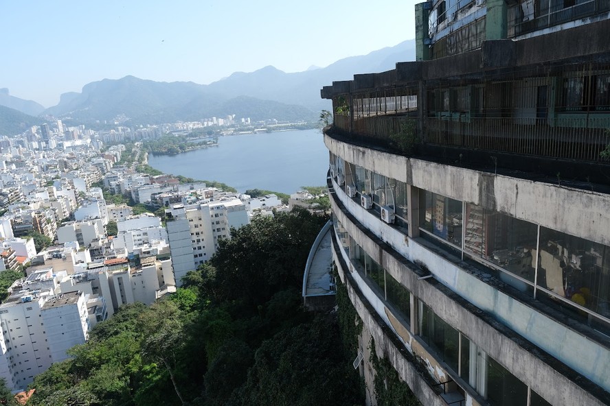 Prédio onde funcionou Ciep das favelas Pavão-Pavãozinho e Cantagalo vai ...