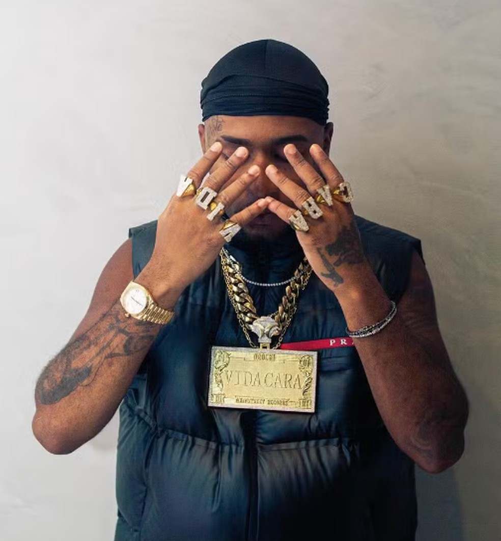 Correntes de ouro e diamante ditam a moda dos rappers e funkeiros do ...