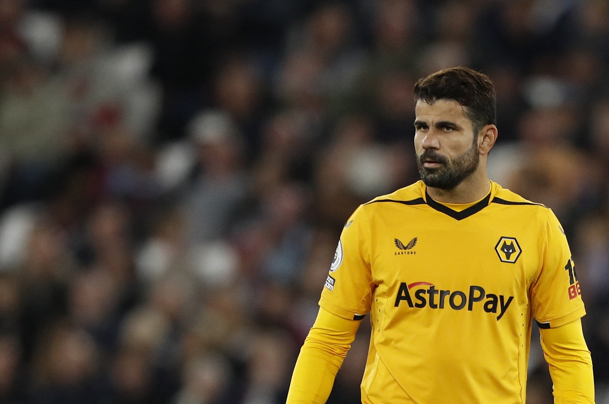 Botafogo aposta na boa forma de Diego Costa para substituir Tiquinho de imediato