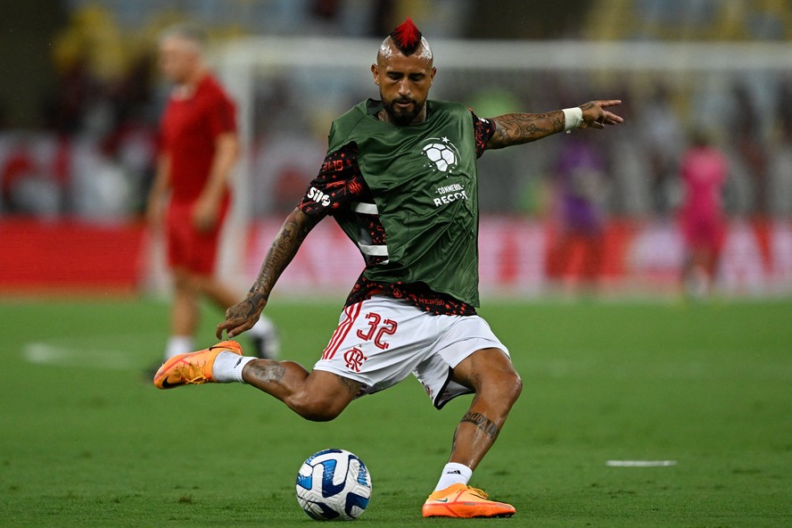 Vidal rescinde com o Flamengo e assina com o Athletico-PR nesta quinta ...