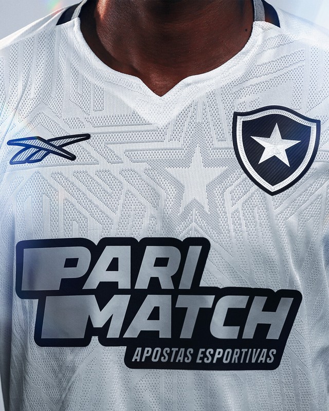 Botafogo lança terceira camisa para a temporada 2024/25; veja fotos