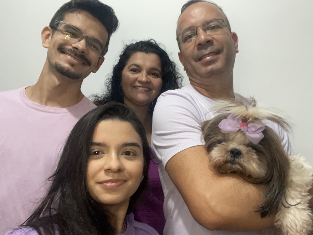 Após investir R$ 20 em loja virtual, adolescente multiplica renda e ...