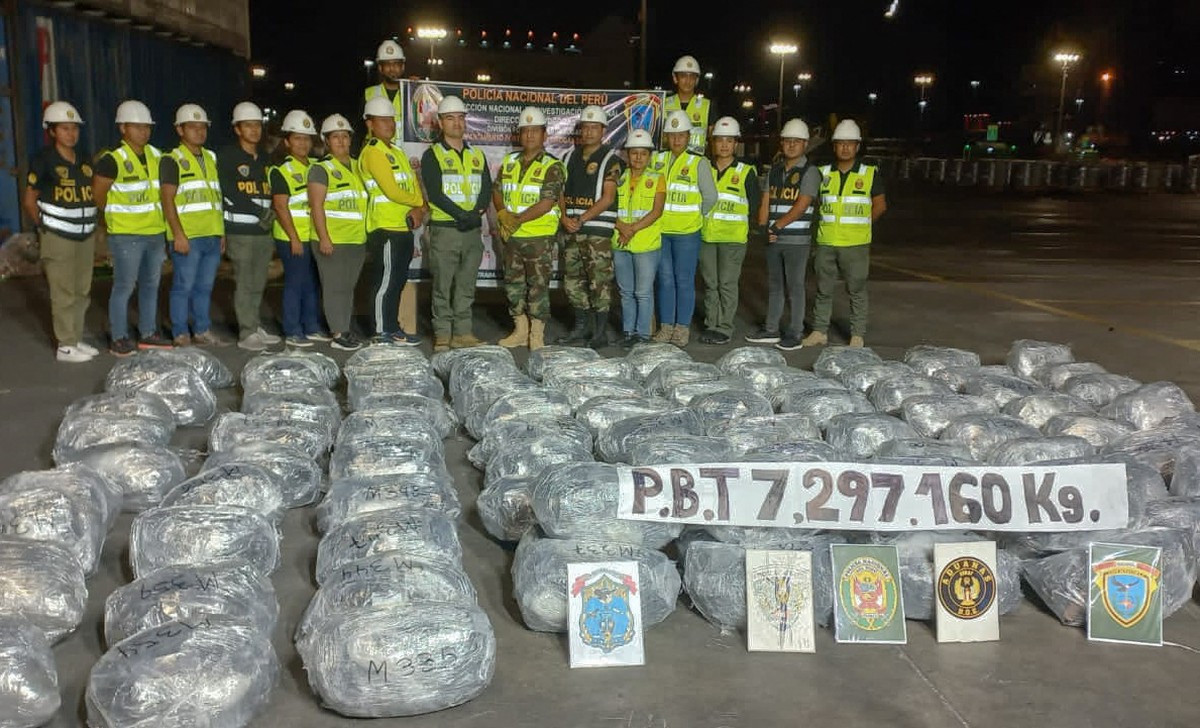 Peru Apreende 7 2 Toneladas De Cocaína Destinadas à Bélgica