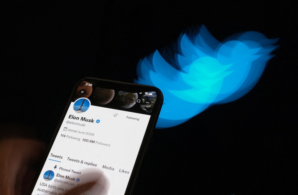 Musk no Twitter: veja as idas e vindas da negociação até a compra da ...