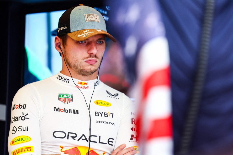 Verstappen descarta rumores de saída da Red Bull: 'Focado em pilotar'