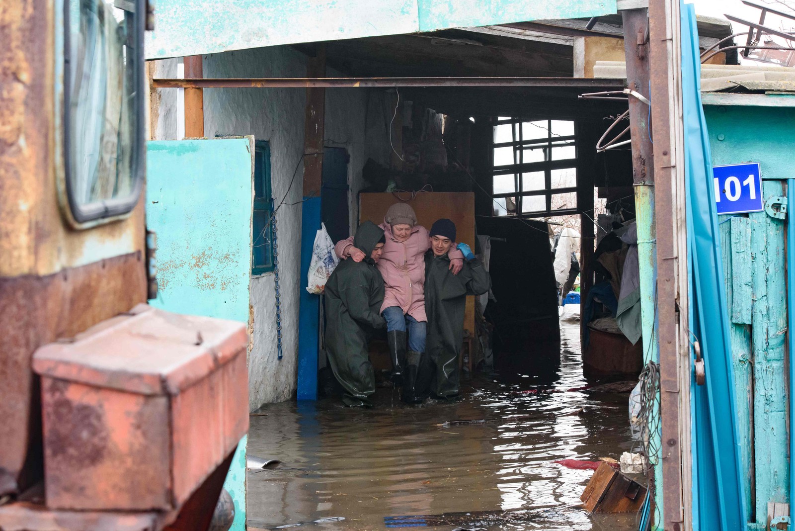 Inundações que provocaram deslocamento de mais de 110 mil pessoas na ...