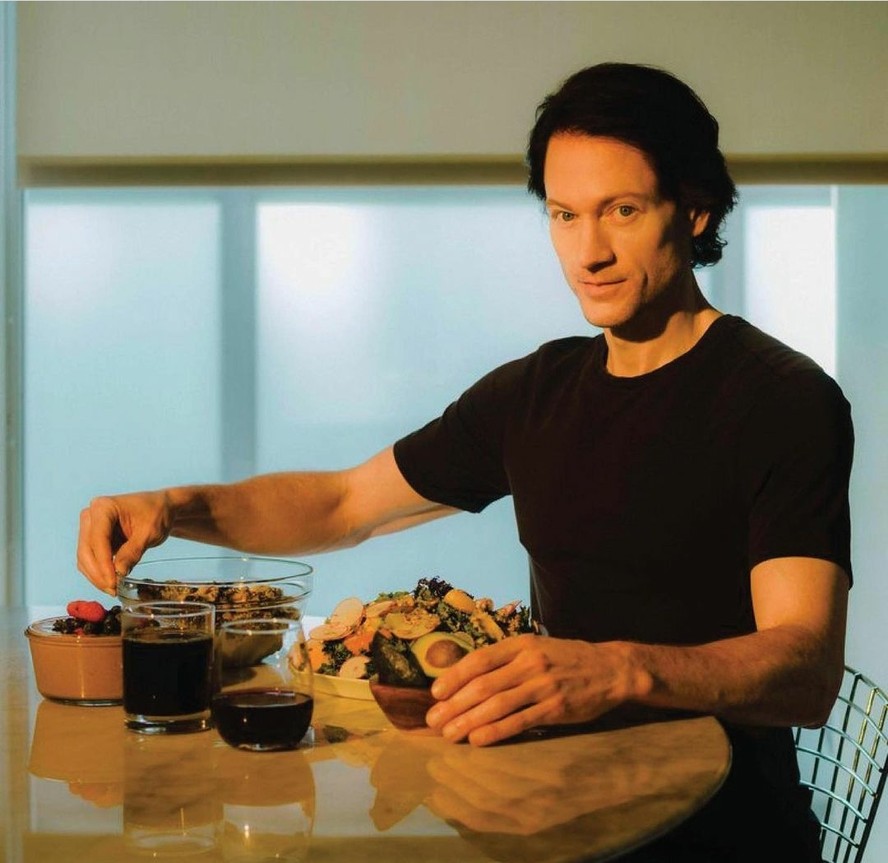 Bryan Johnson: bilionário que quer 'voltar aos 18 anos' revela a melhor ...