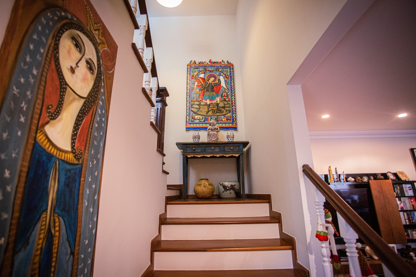 Beth Goulart mostra casa, fala da carreira e de etarismo e comenta luto ...