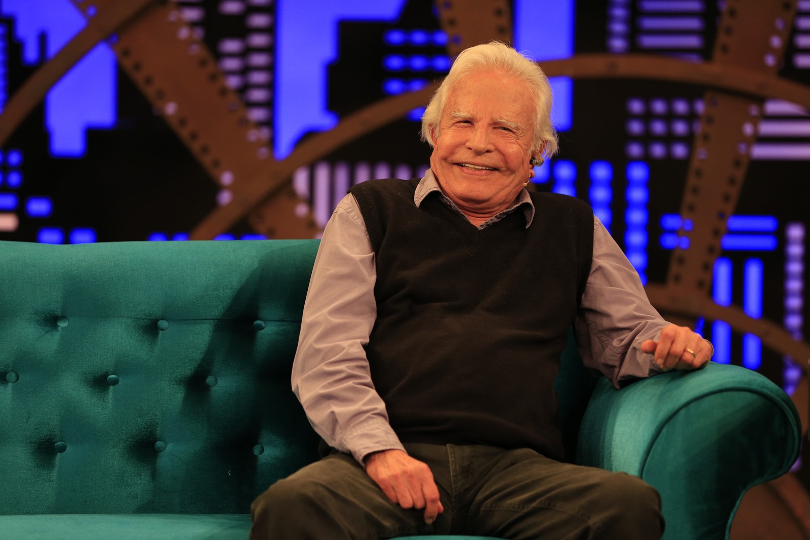 Jornal Nacional exibe a 1ª aparição de Cid Moreira em 1969 e outros ...