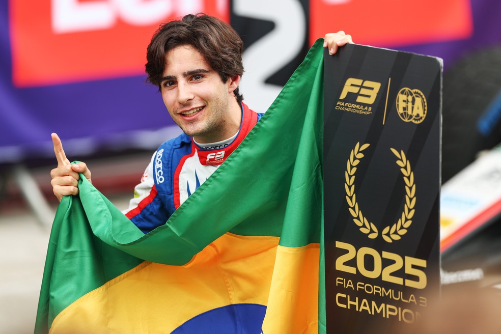 Promessa da academia da Ferrari, brasileiro Rafael Câmara trabalha para ...