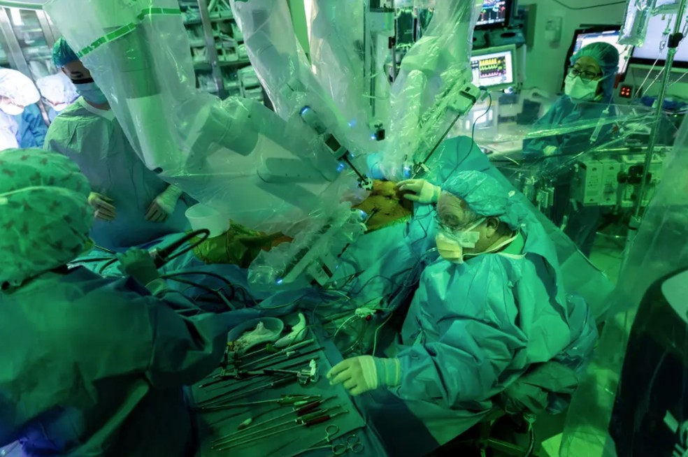 Americana é 1ª pessoa a receber transplante duplo de pulmão totalmente ...