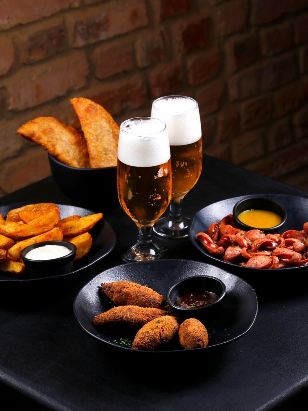 Rooftop do Hills na Urca, Loire Bistrô na Barra, Reconvexo em Botafogo ...