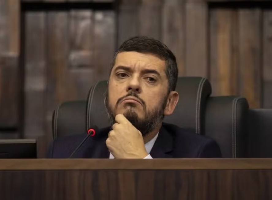 STF tem maioria para manter cassação de Bacellar determinada pelo TSE