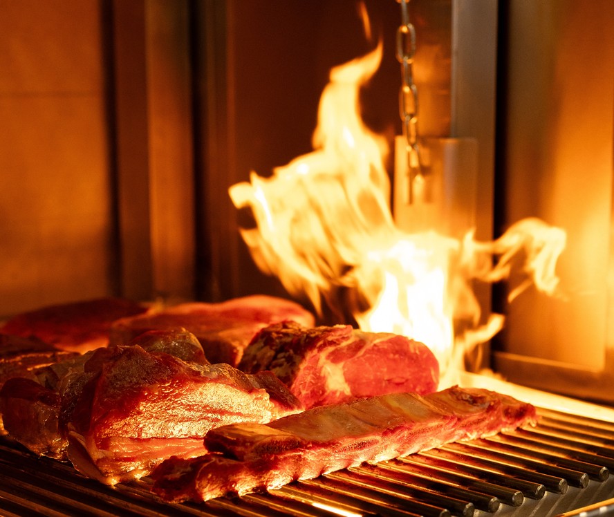 Carnes na brasa: três novas casas agitam a cena gastronômica de Niterói