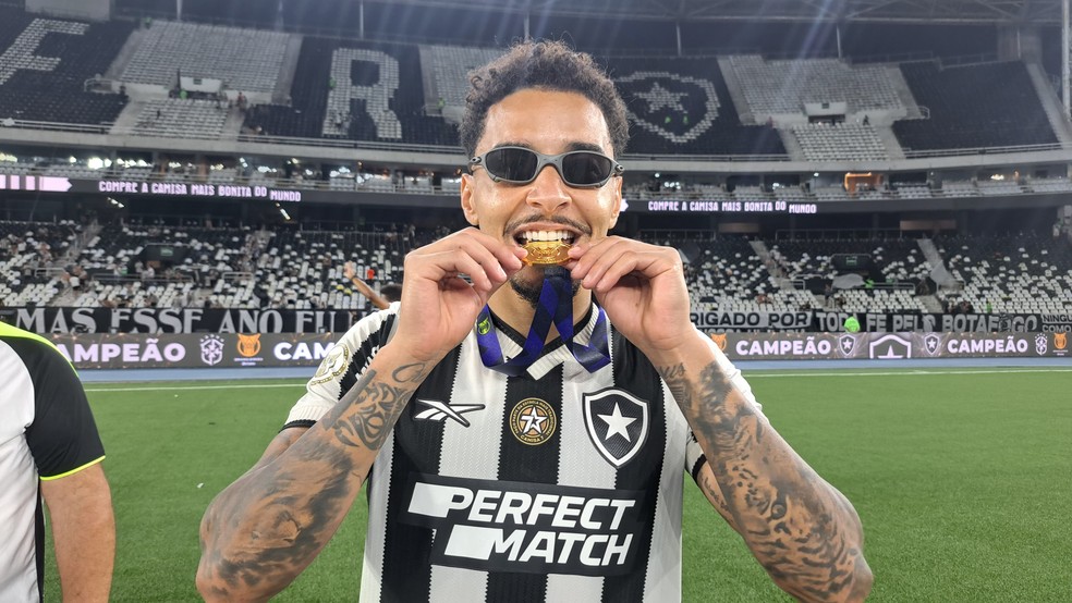 Autor do gol do título do Botafogo, Gregore ignora desvio de rota e se ...