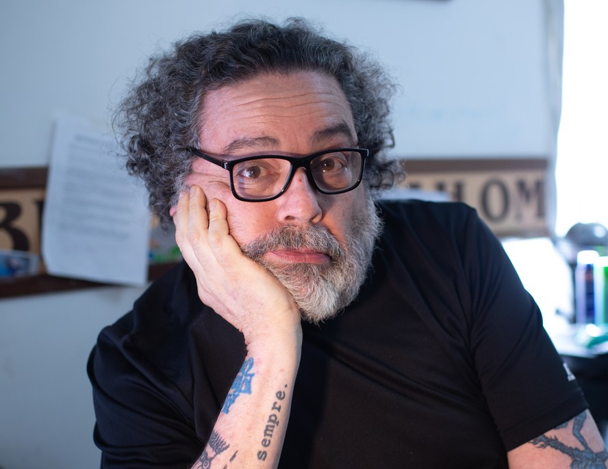 Viúvo de Fernanda Young, Alexandre Machado desenvolve filme para a Globo