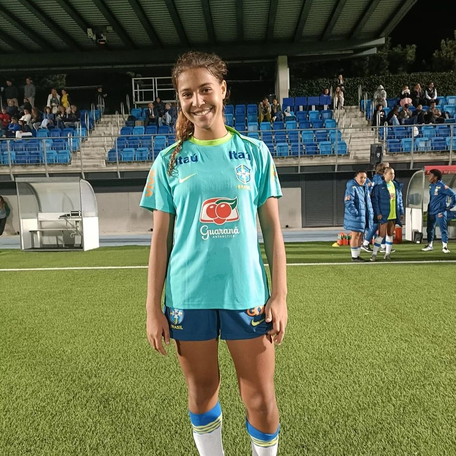 Giovanna Waksman brilha em vitória do Brasil sobre o Real Madrid sub-20