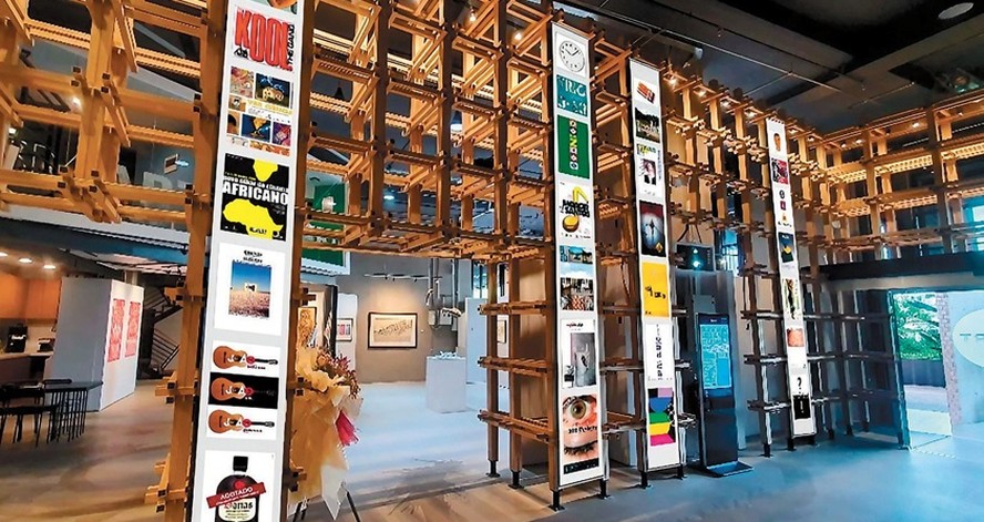 Designer Felipe Taborda celebra 40 anos de carreira com exposições na Ásia