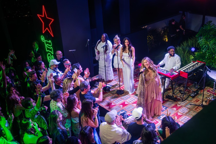 Joss Stone faz show 'secreto' para 400 convidados no Rio