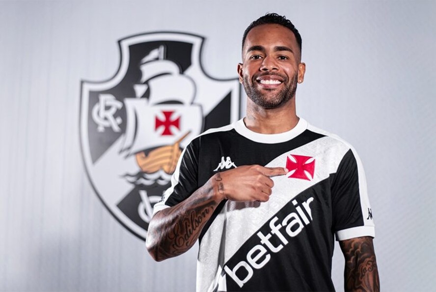 Vasco anuncia a contratação de Alex Teixeira