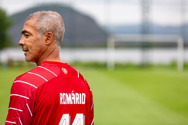'Sempre fui America', diz Romário, que deve ser escolhido presidente do ...